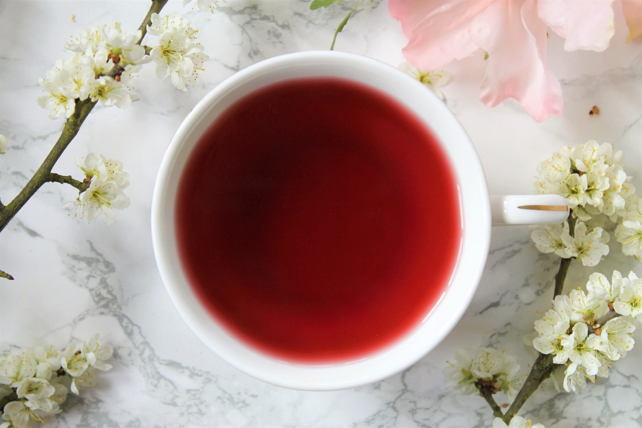 Ahmad Hibiscus Tea with Mixed Berries Review | Izzy’s Corner IW